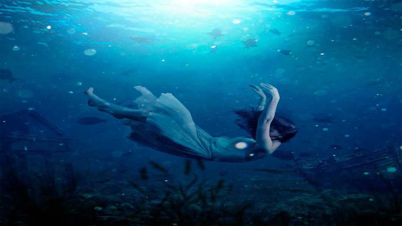Ocean's Splendor: Crystal Clear 4K Exploration - YouTube