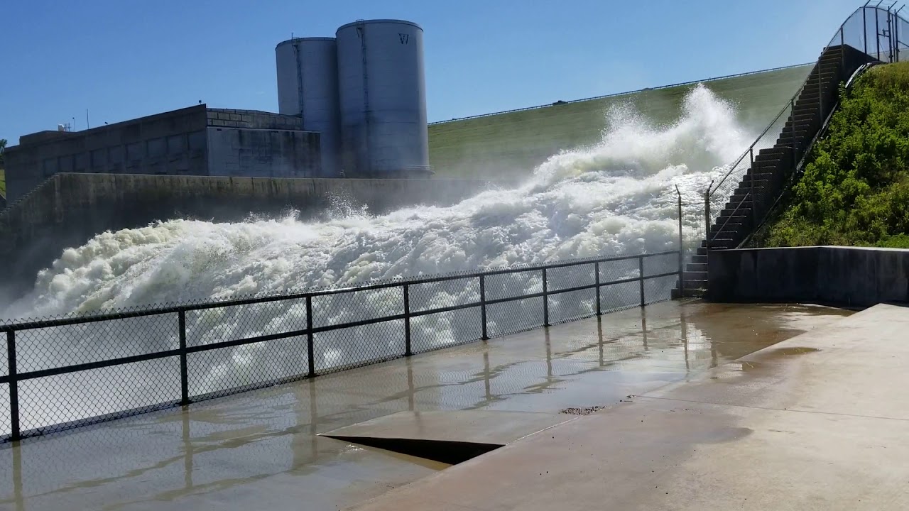 Lake Texoma Flood Gates Denison Dam - YouTube