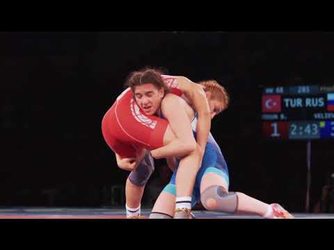 TOSUN (TUR) df. VELIEVA (RUS)