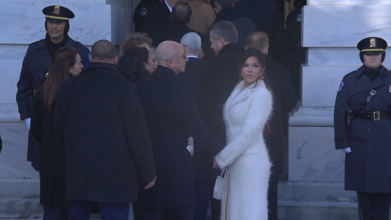 VIDEO | Jeff Bezos and Lauren Sánchez arrive at the U.S. Capitol for ...