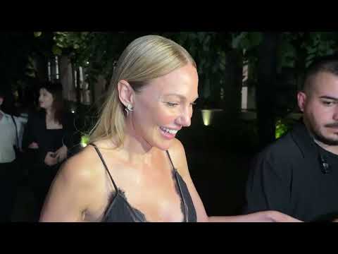 Meryem Uzerli'nin derin göğüs dekoltesi gala gecesine damgasını vurdu