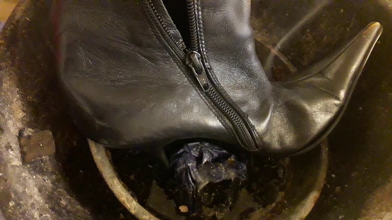 Burning boots noires - YouTube