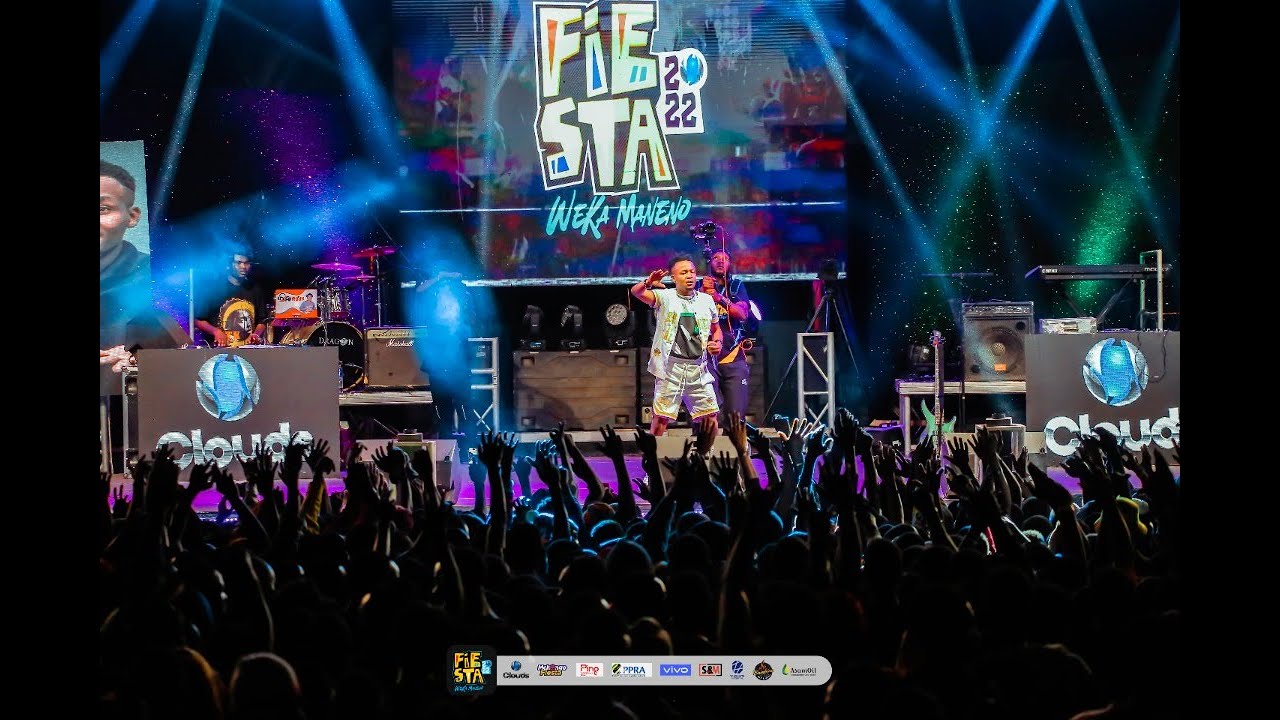 CHEKI TABORA WAKIIMBA NA LODY MUSIC MSTARI KWA MSTARI FIESTA 2022 - YouTube