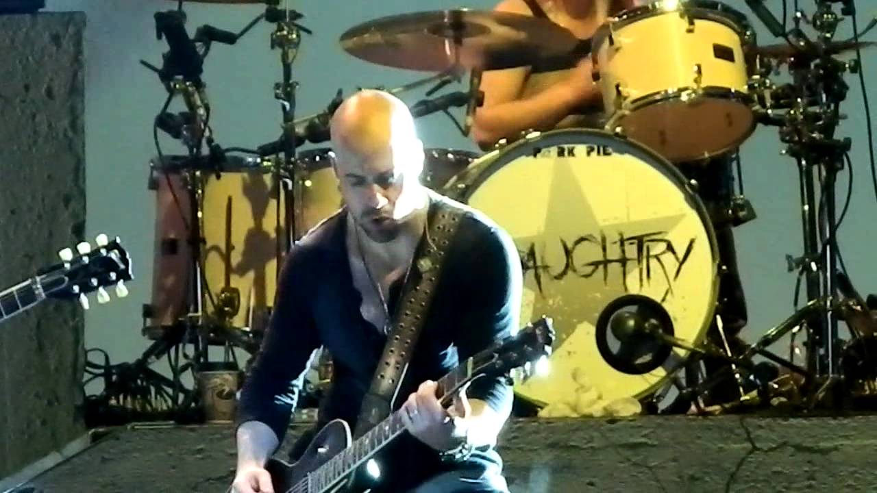 DAUGHTRY singing Tom Petty & Heartbreakers "Runnin Down a Dream" - YouTube