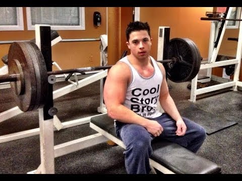 Heavy Bench Pressing with Nick Wright - YouTube