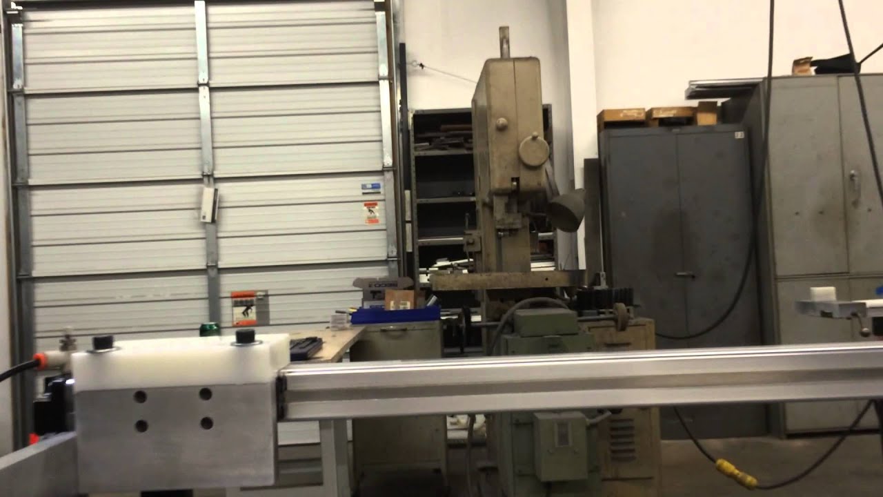 Right Angle Conveyor with Push Arm Divert - YouTube