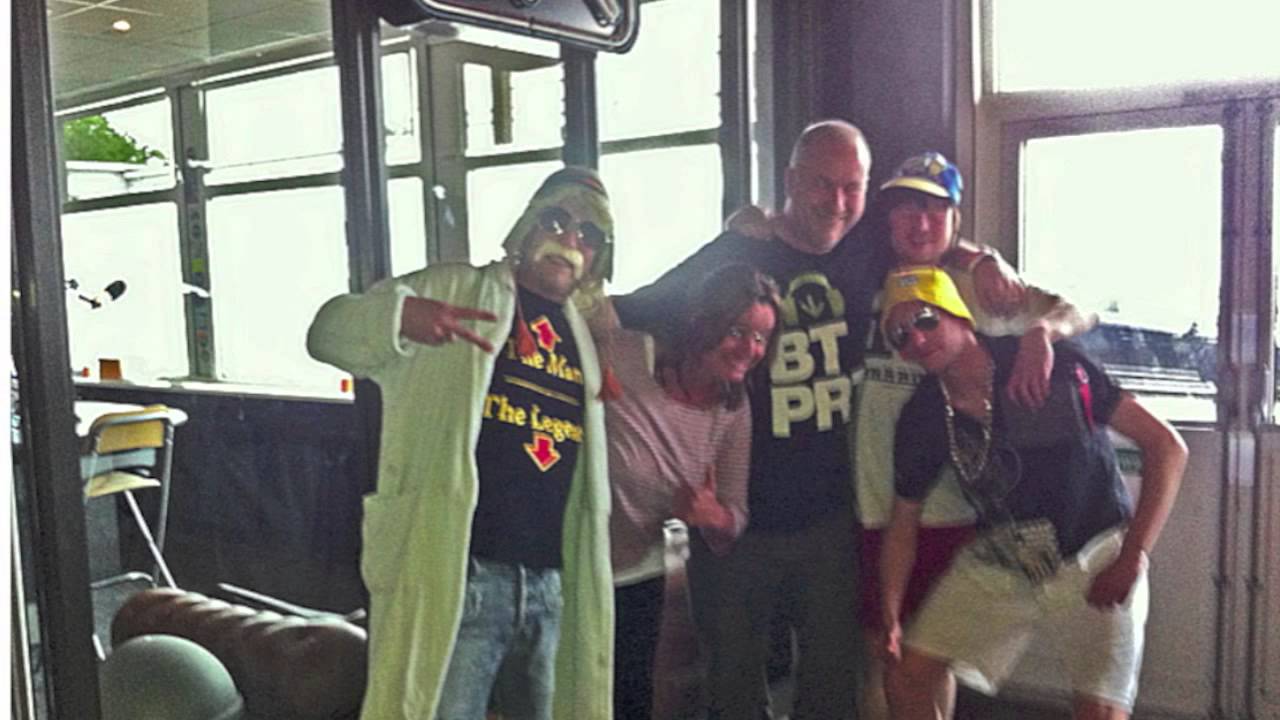 Barry Badpak - Kamelenteen (Live bij KX Radio) - YouTube