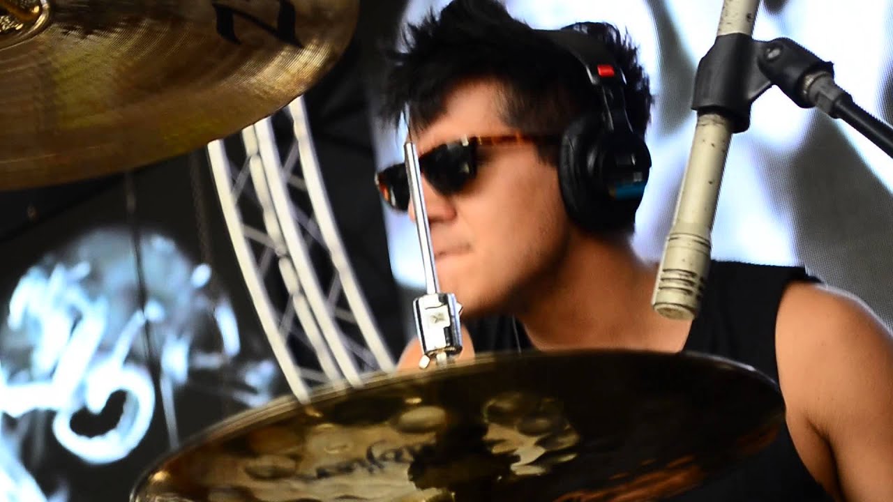 David Zuniga Drum - Parque Simon Bolivar 2013 - YouTube