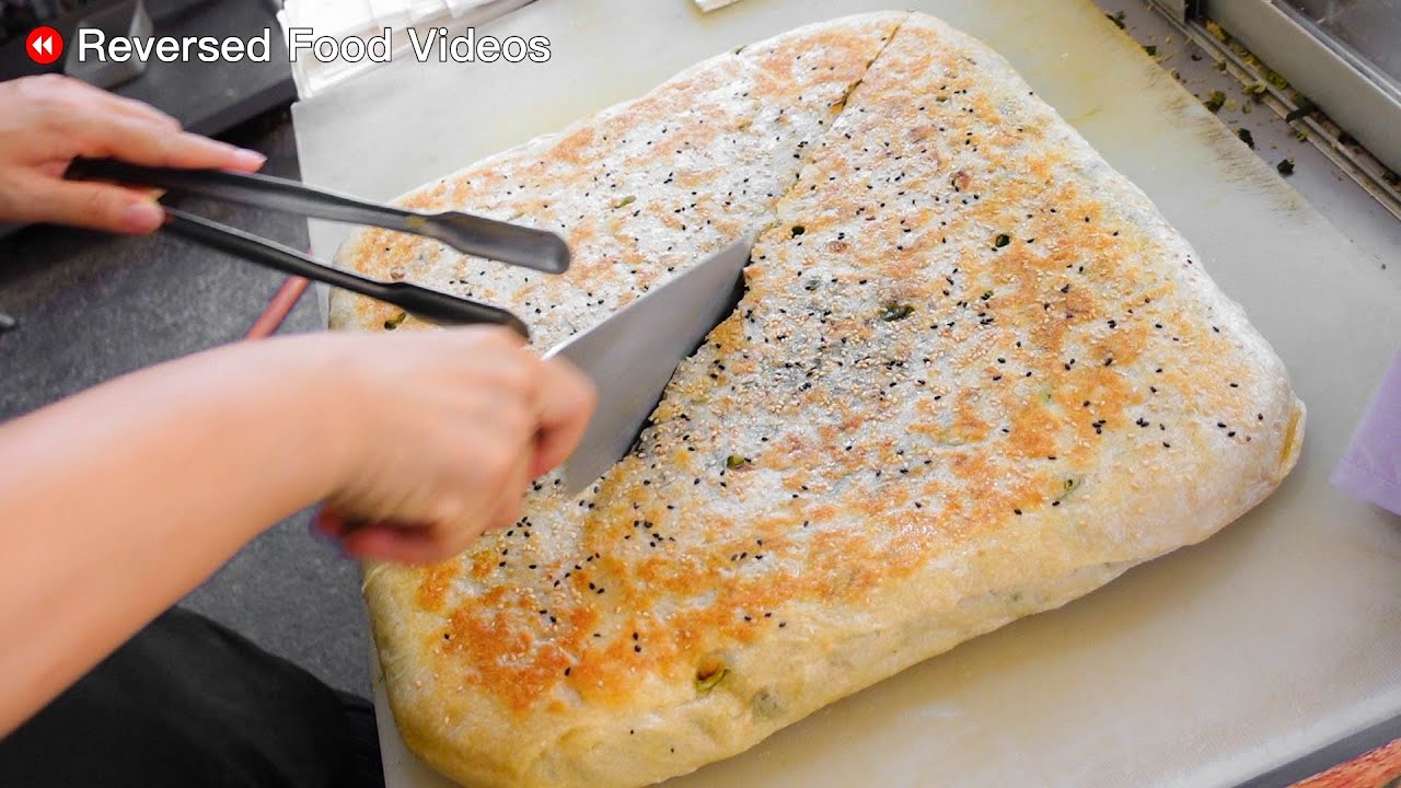 [Reverse video] Mille-feuille giant scallion pancake / 現做蔥花大餅 ...