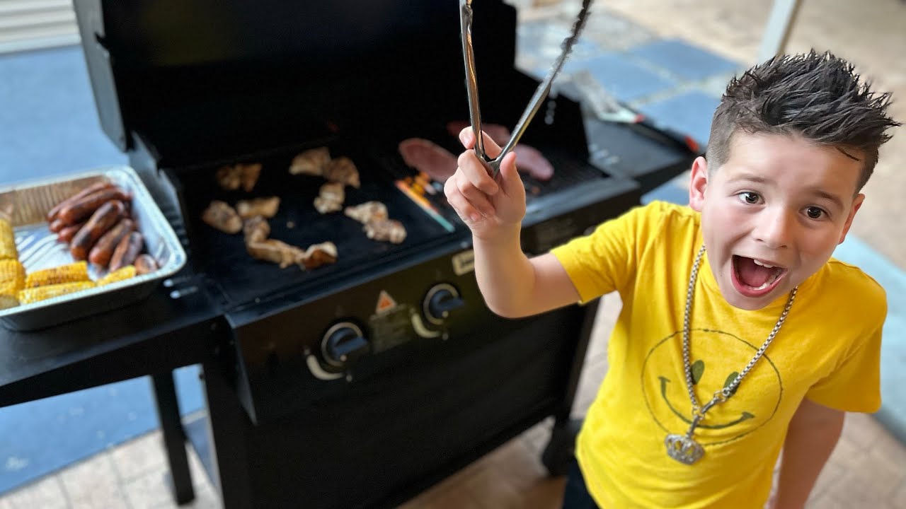 Cheeky Ori cooks BBQ Dinner - YouTube