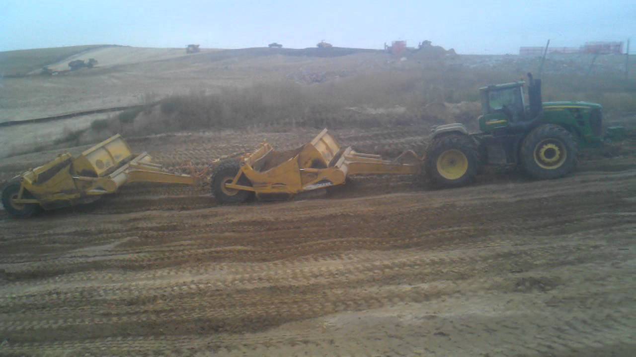 JD 9630 Scraper Special Pulling Tandem 21 Yard Scrapers. - YouTube