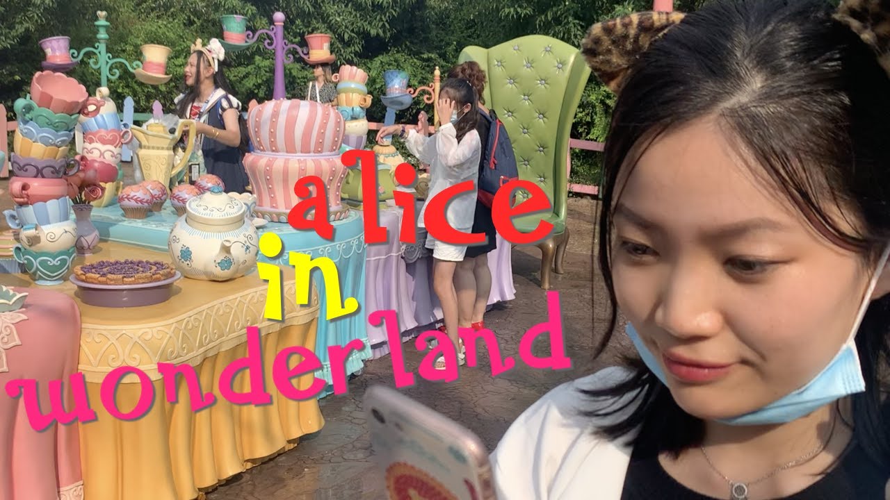 Alice in Wonderland at Shanghai Disneyland - YouTube