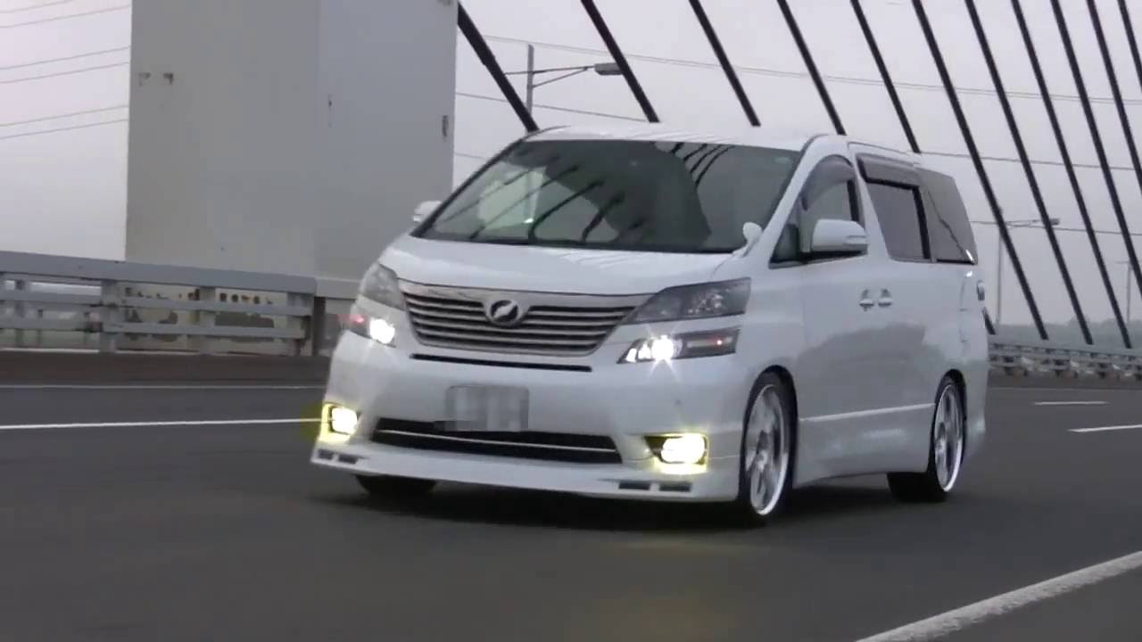 Toyota Vellfire Custom LED Tail Lights - YouTube
