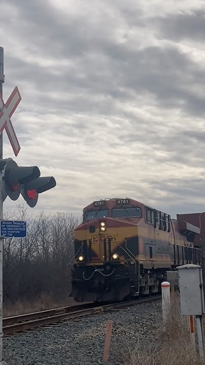 CPKC 132 with a KCS leader and an EPIC hornshow! #railfan #cpkc #shorts #train - YouTube