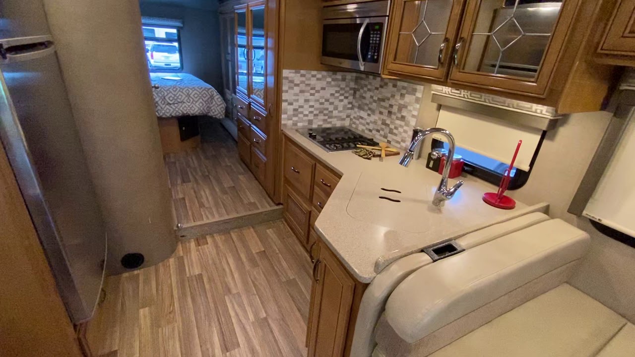 2017 Thor Quantum Front Interior - YouTube