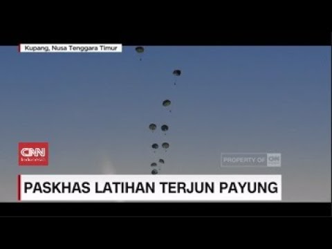 Aksi Paskhas TNI AU Latihan Terjun Payung - YouTube