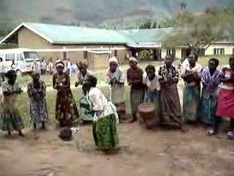 Pygmy dancers in Uganda - YouTube
