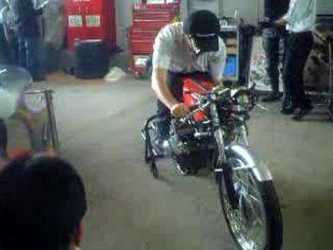 RC146始動 - YouTube