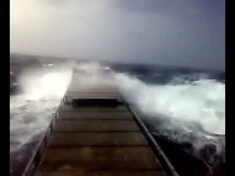HUGE Freak Wave Hits Ship - YouTube