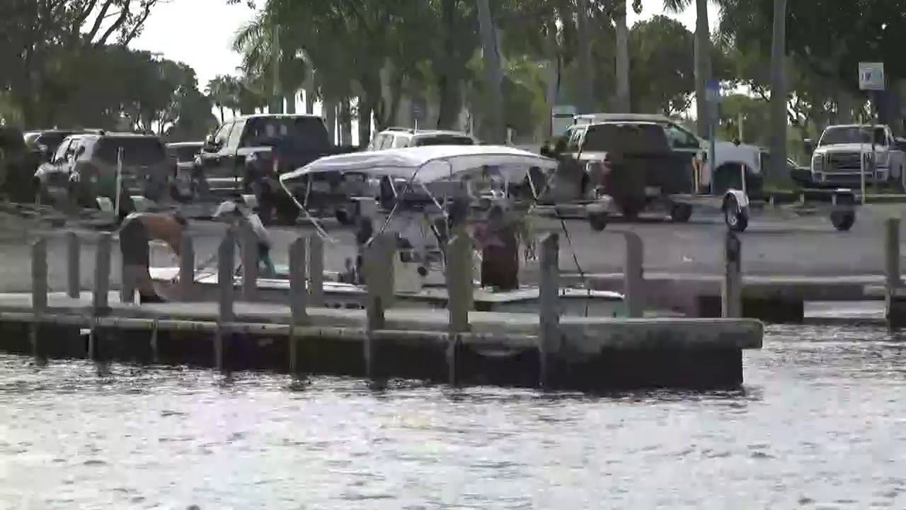 CHIT SHOW LIVE ! BLACKPOINT MARINA ! - YouTube