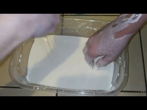 Making Oobleck (non-newtonian fluid) - YouTube