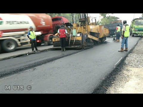 DUMP TRUCK, ASPHALT FINISHER, ROAD WORK - YouTube
