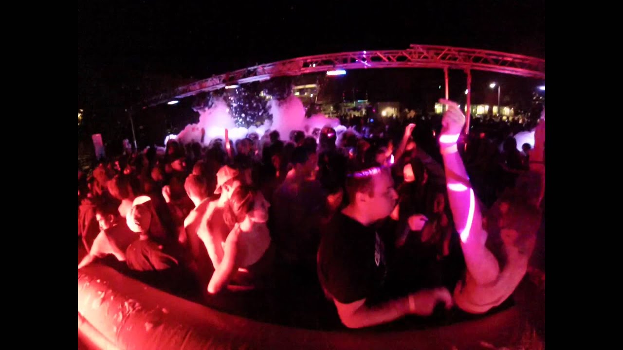 CMU FOAM DANCE PARTY 2014 - YouTube