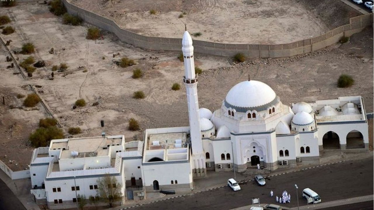 Al Jumah Mosque Full Tour | Masjid E Jumma | Bani Salim Mosque | Medina ...