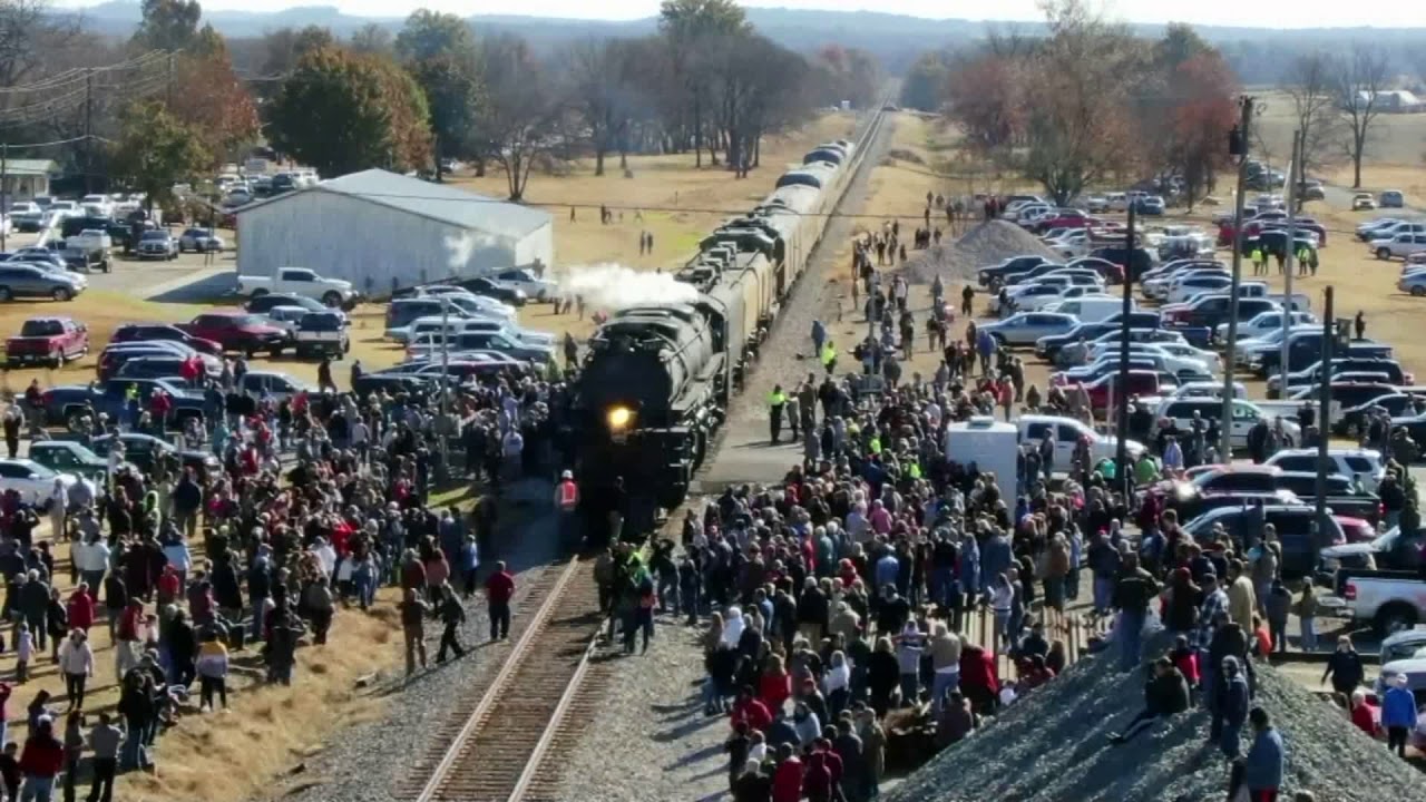 Historic steam locomotive`s powerful presence felt in Gore - YouTube
