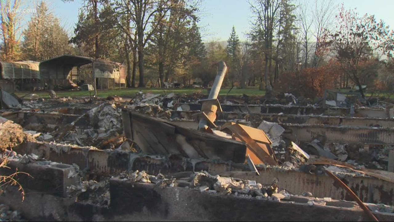 FEMA director visits Oregon to survey wildfire damage - YouTube