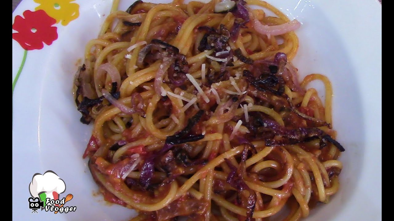 Spaghetti con pomodorini freschi, cipolla rossa di tropea e pancetta ...