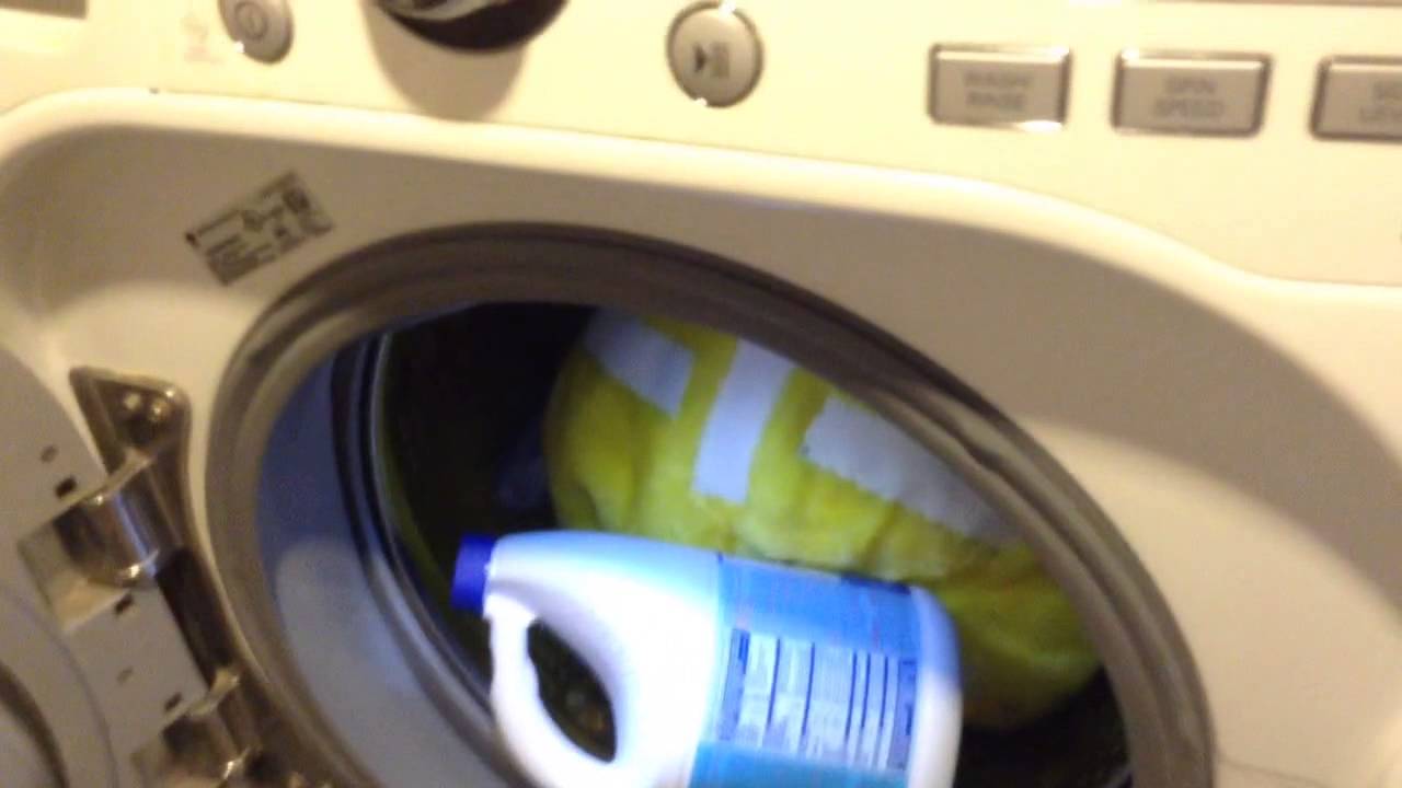 How to fursuit head cleaning - YouTube