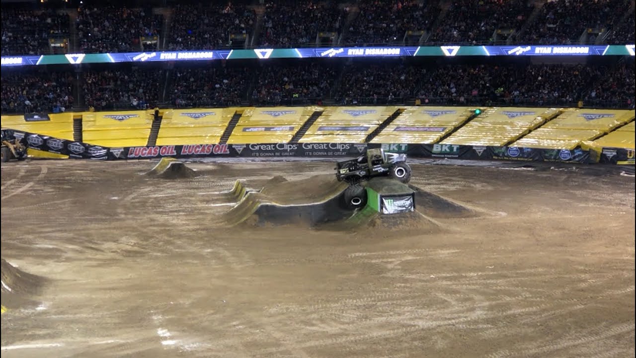 Monster Jam Oakland, CA Saigon Shaker Freestyle 2-15-20 - YouTube