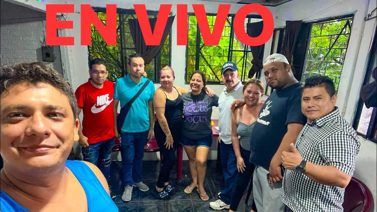 LA MINI COCO está en vivoDESDE CASA CELEBRANDO - YouTube