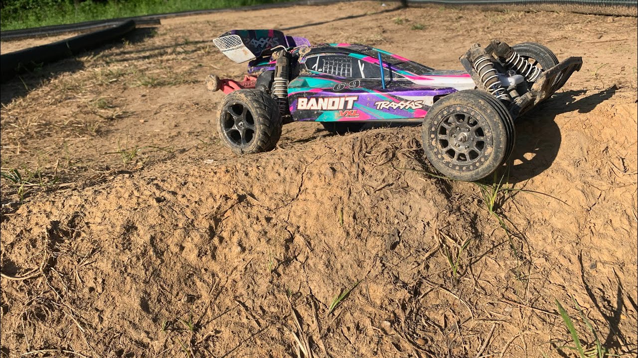 Traxxas Bandit VXL laps at Red’s RC Raceway!! (Bandit and Stinger ...
