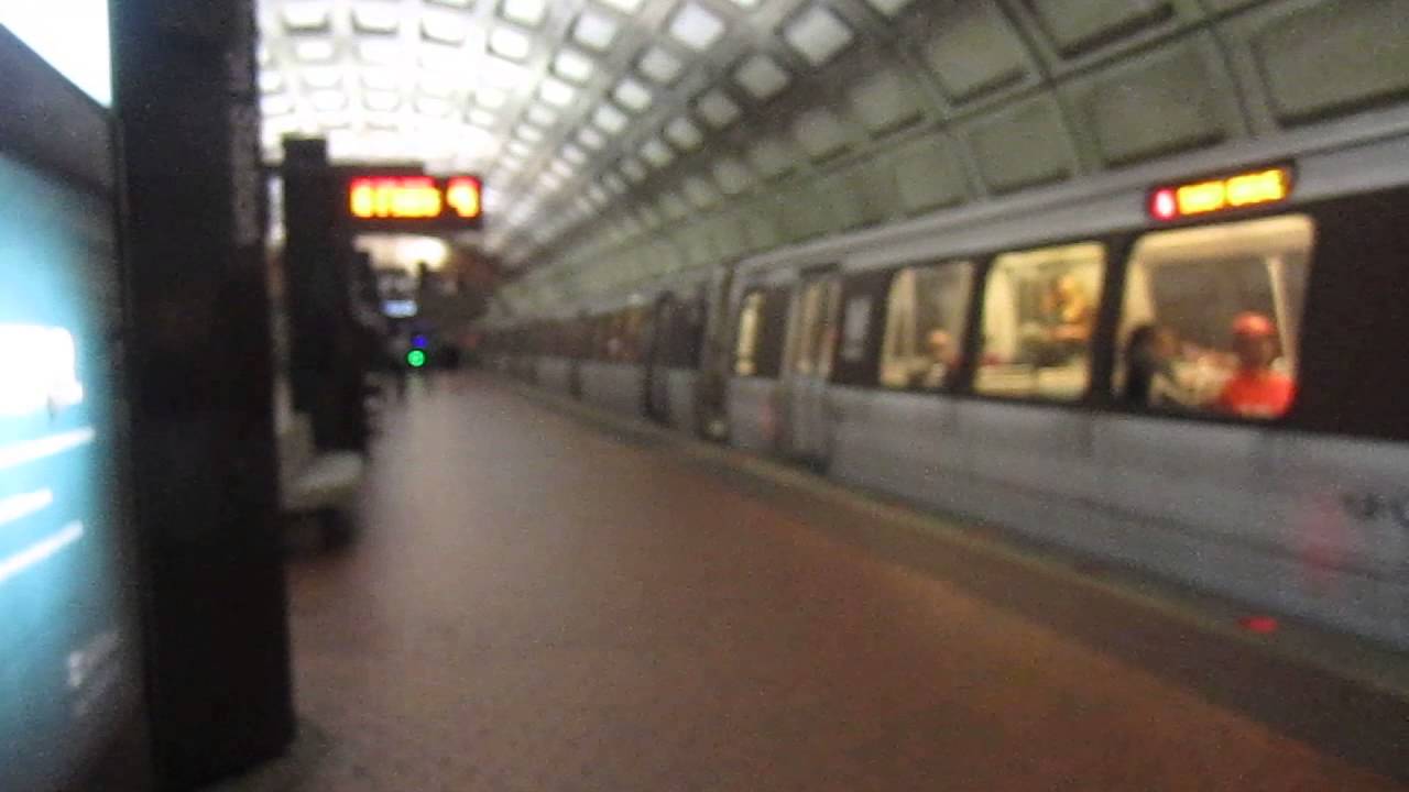 WMATA Red Line Train At Union Station - YouTube