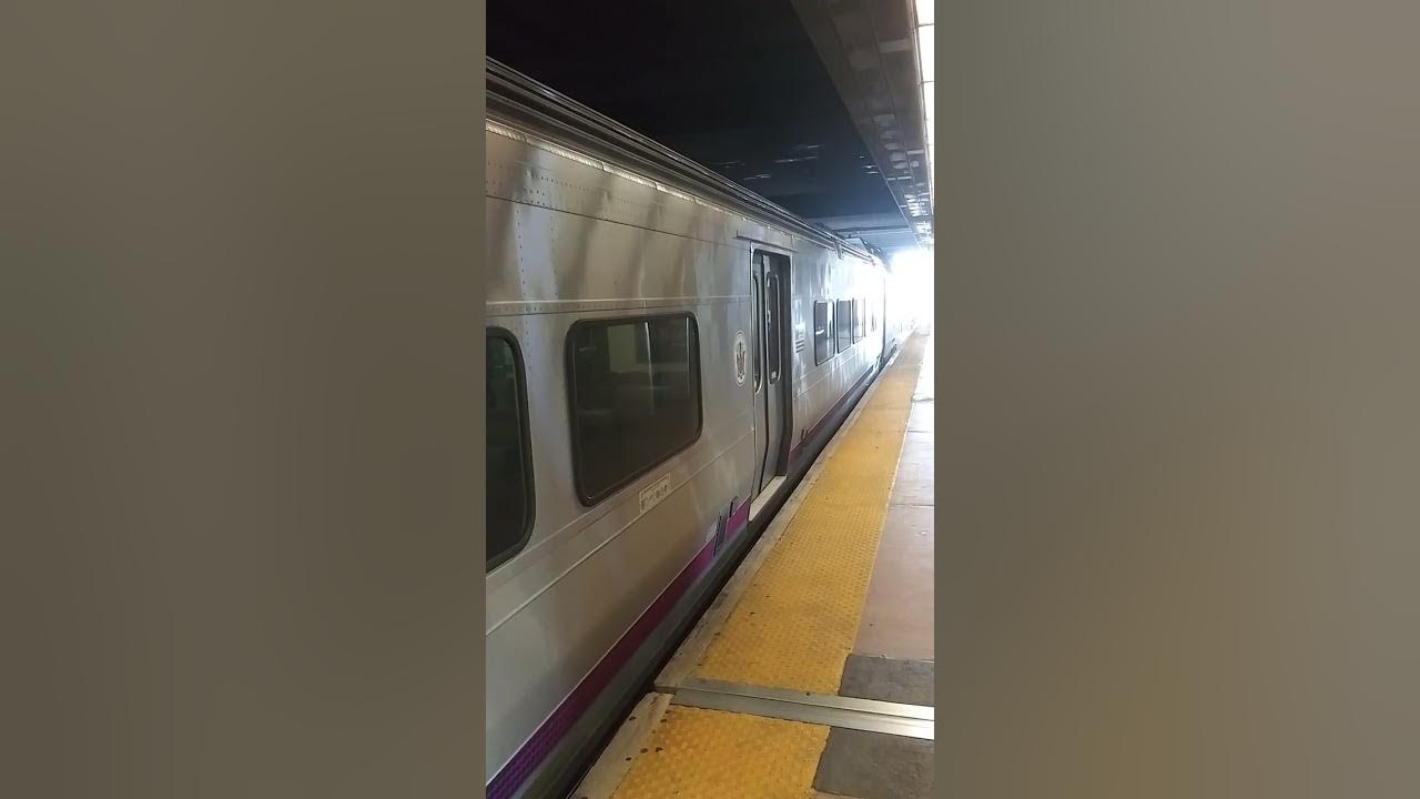 Hoboken Bound NJT Comet V train entering and leaving Secaucus Junction - YouTube