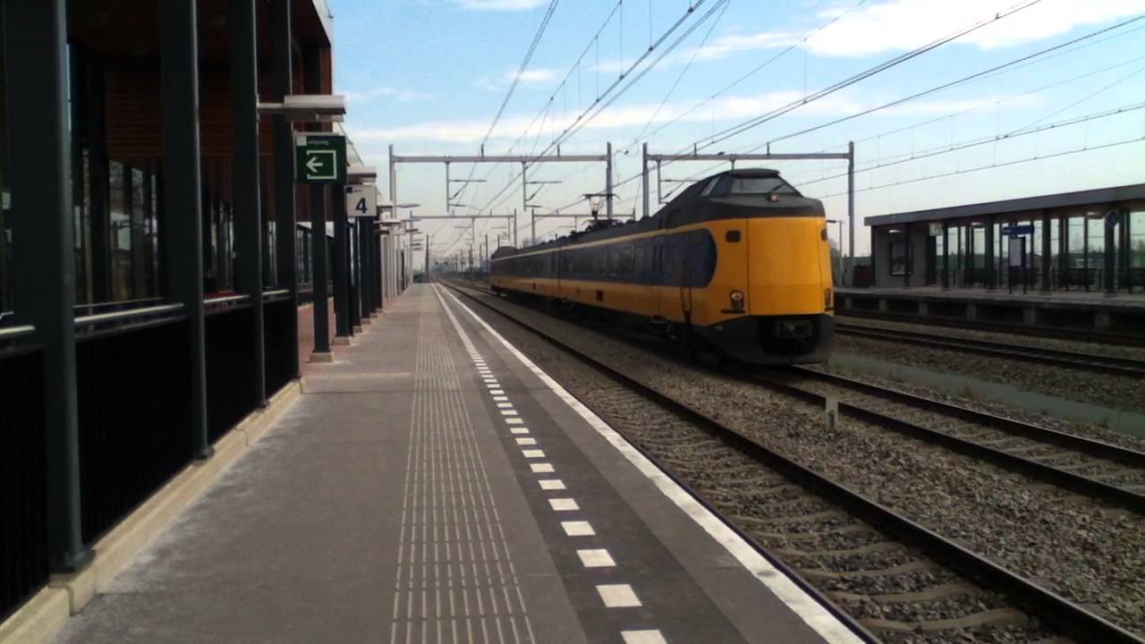 NS ICMm 4022 te Vleuten - YouTube