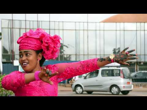 Aicha Fadila Italy Clip officiel720p