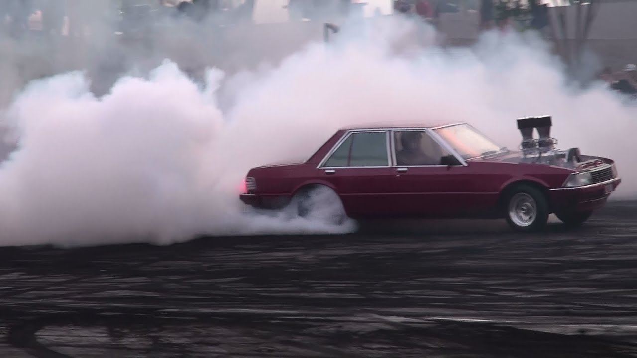 02SKD BLOWN V8 FALCON BURNOUT AT CRUISE 4 CHARITY 10 QUEENSLAND RACEWAY ...