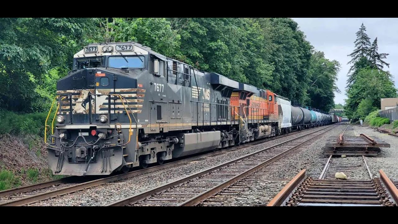 Norfolk Southern 7677 Leader on H-VAWEVE4-27A running in idle (Tied ...