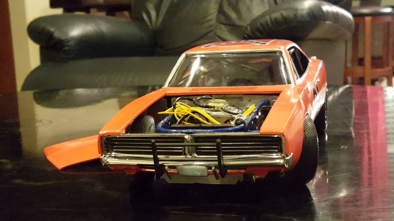General lee 1/16 model - YouTube