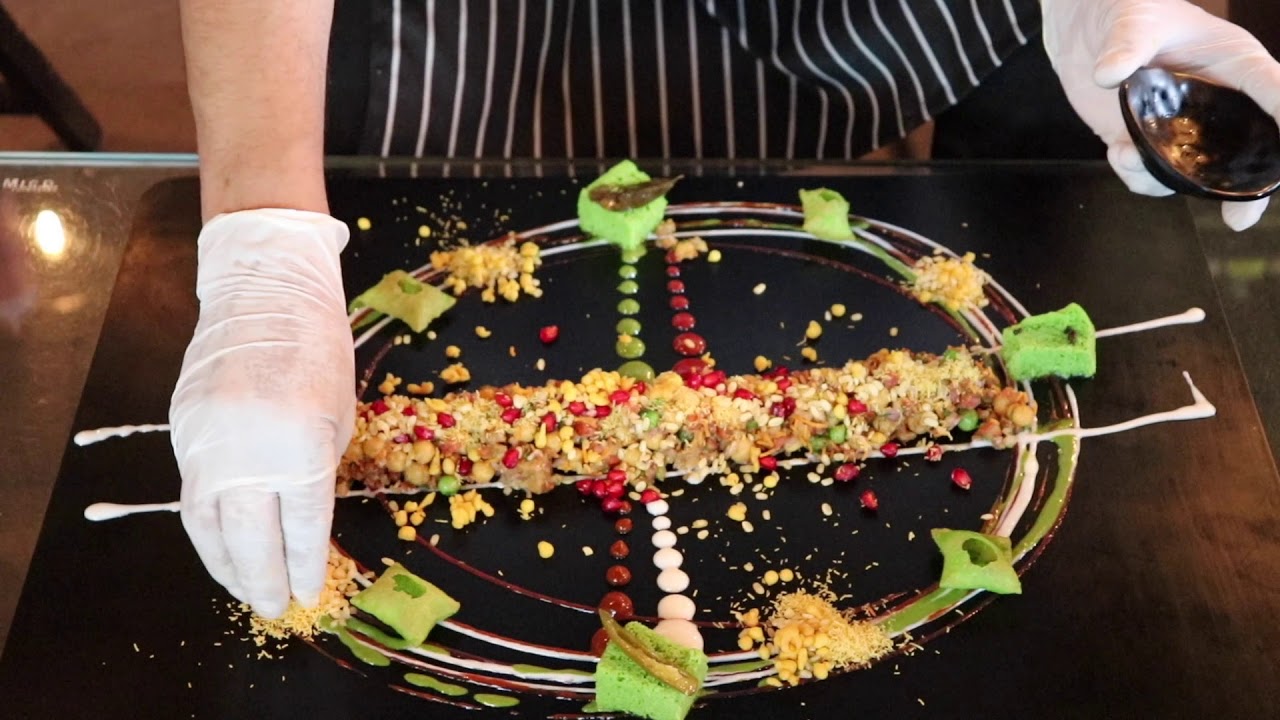 THE MOST EXPENSIVE Street Food In Delhi | Rs 550 For Chaat | Delhi ...