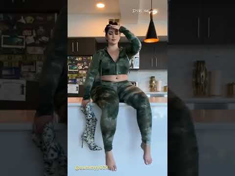 SAMMYY  Sammyy02k    American Fashion Model  Instagram Star  Curvy Plus sizeن