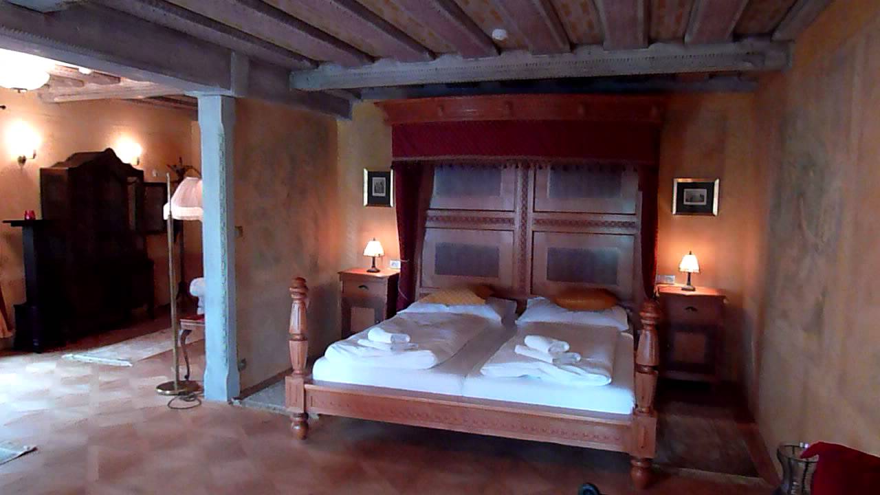 Deluxe Room no.33 - YouTube