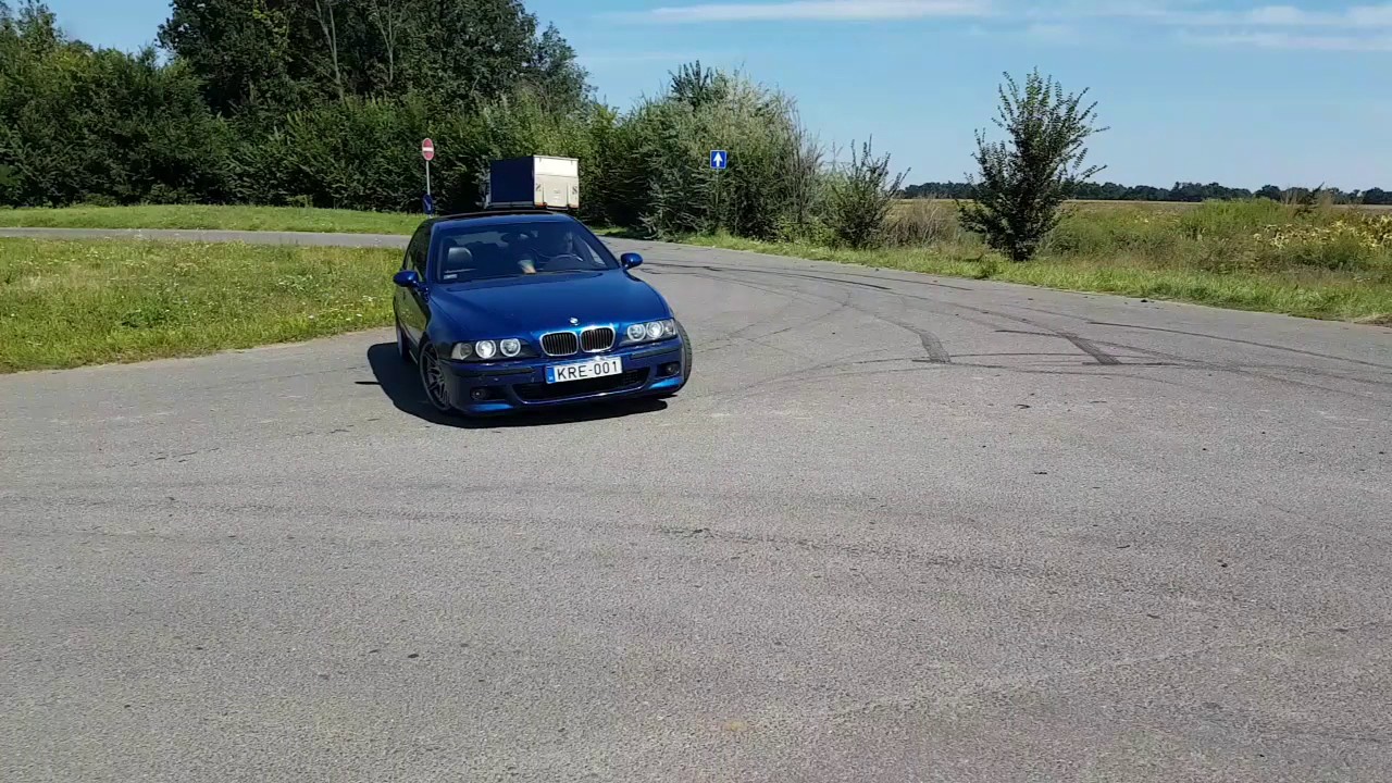 BMW E39 M5 PINK BURNOUT - YouTube