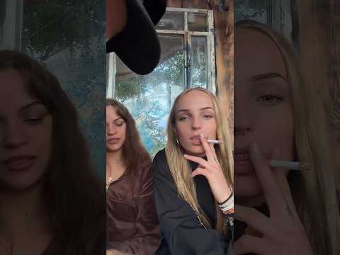 ✨Amazing Blonde German Smoking Girl ✨