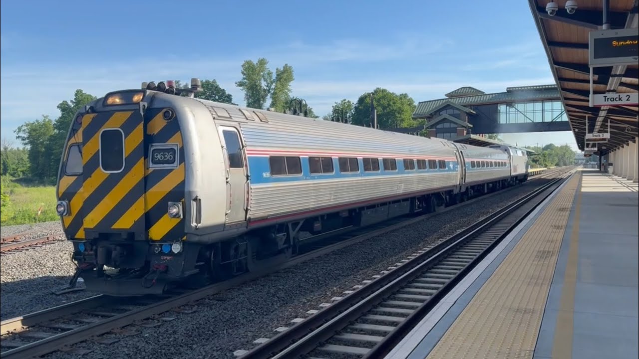 Hartford Line: A Few Morning Trains @ Berlin With Hornshows - YouTube