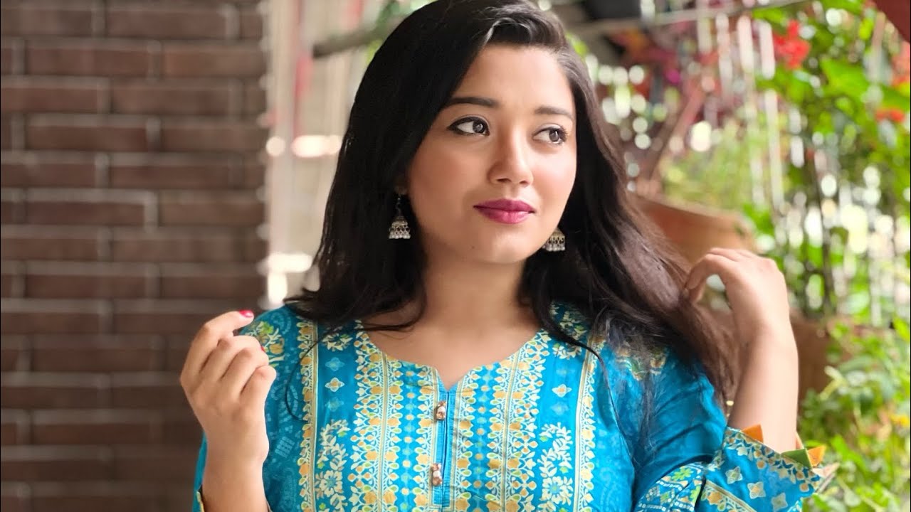 Warm makeup look with Jonaki Beauty Peoducts🦋 - YouTube