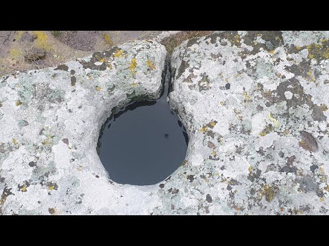 HELENİSTİK DÖNEM YUVARLAK OYMA KAYA MEZARLARI VE BIR ANTİK YAŞAM ALANI